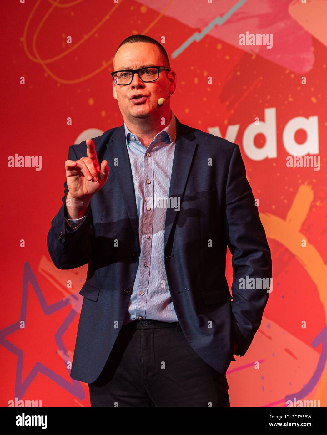 PVDA - PTB chairman Raoul Hedebouw delivers a speech at the new year's ...