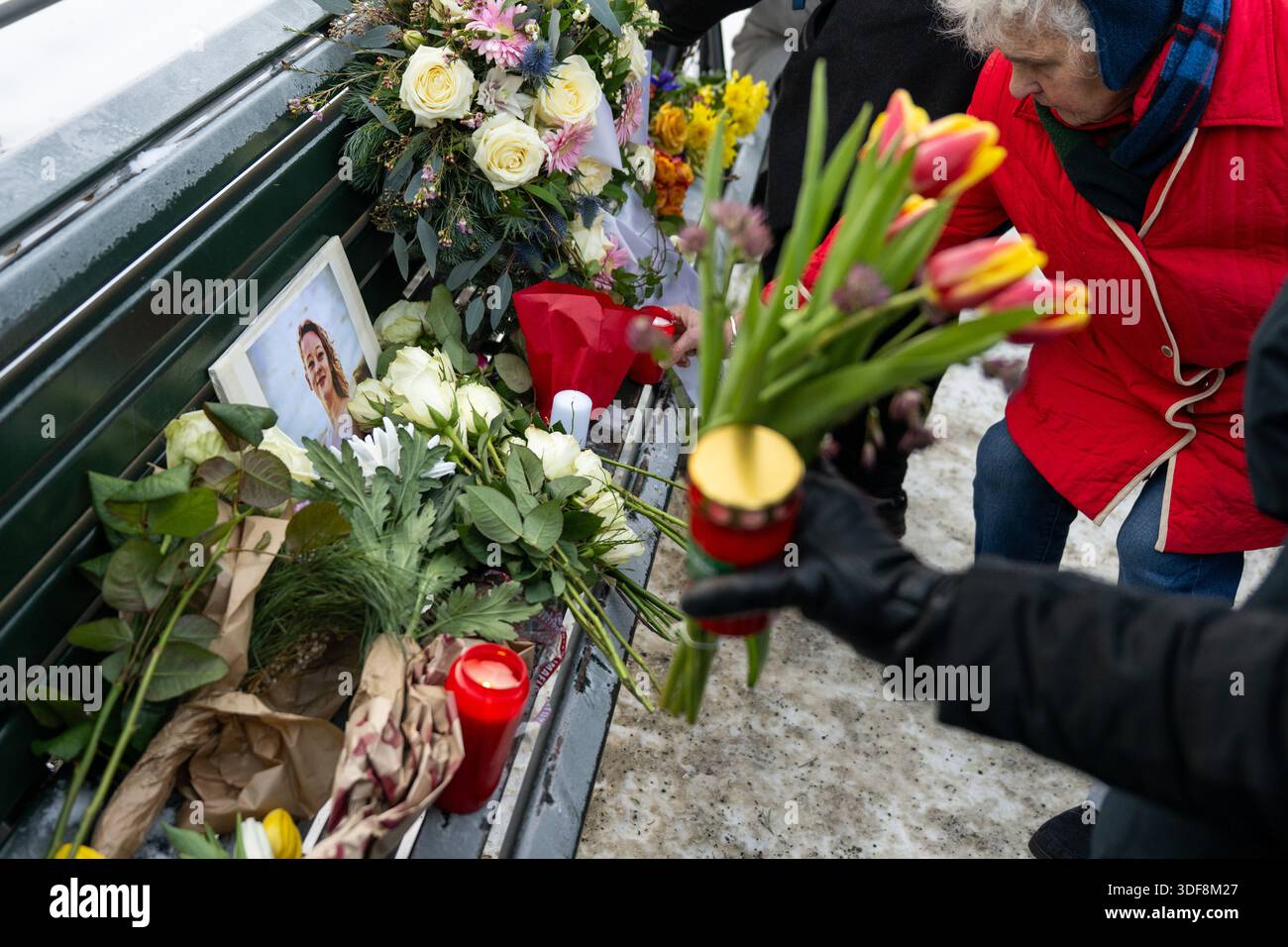 11 January 2026, Berlin: Participants in a vigil for the shot American ...