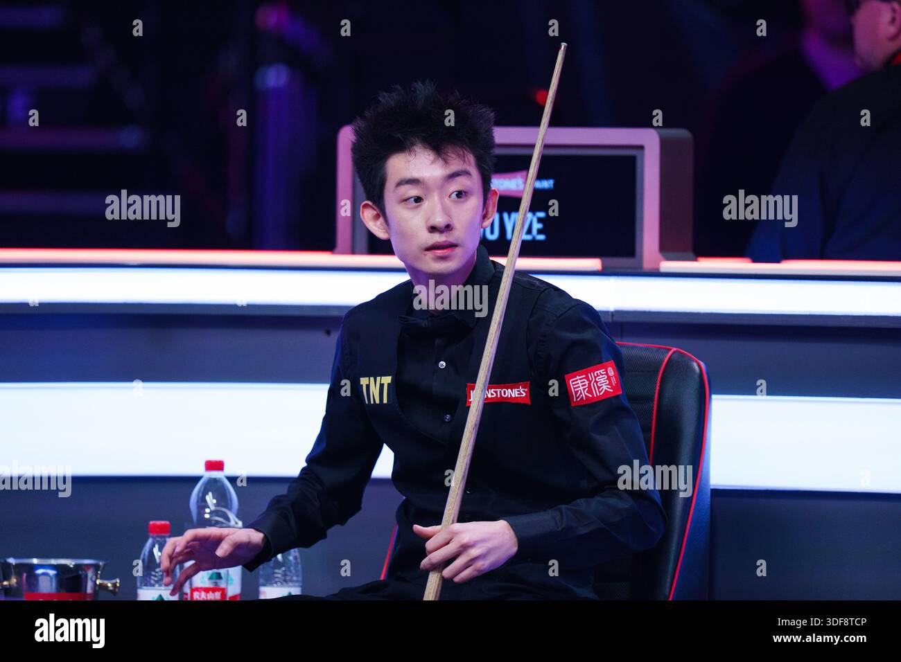 Wu Yize during the round one match between Shaun Murphy and Wu Yize at ...