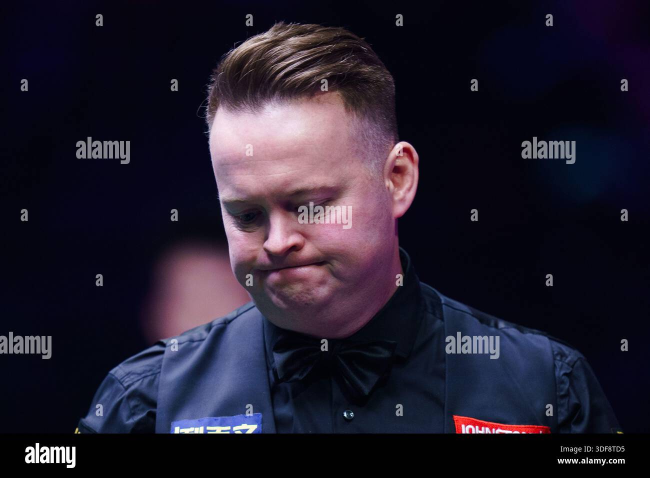Shaun Murphy looks dejected during the round one match between Shaun ...