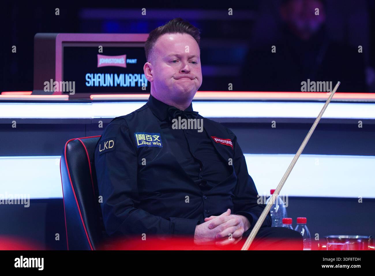 Shaun Murphy looks dejected during the round one match between Shaun ...