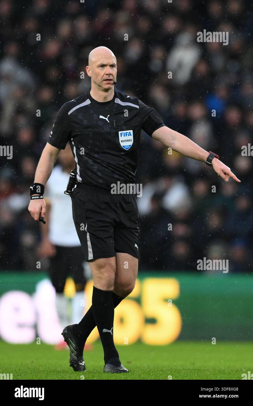 Referee, Anthony Taylor during the Emirates FA Cup Third Round match ...