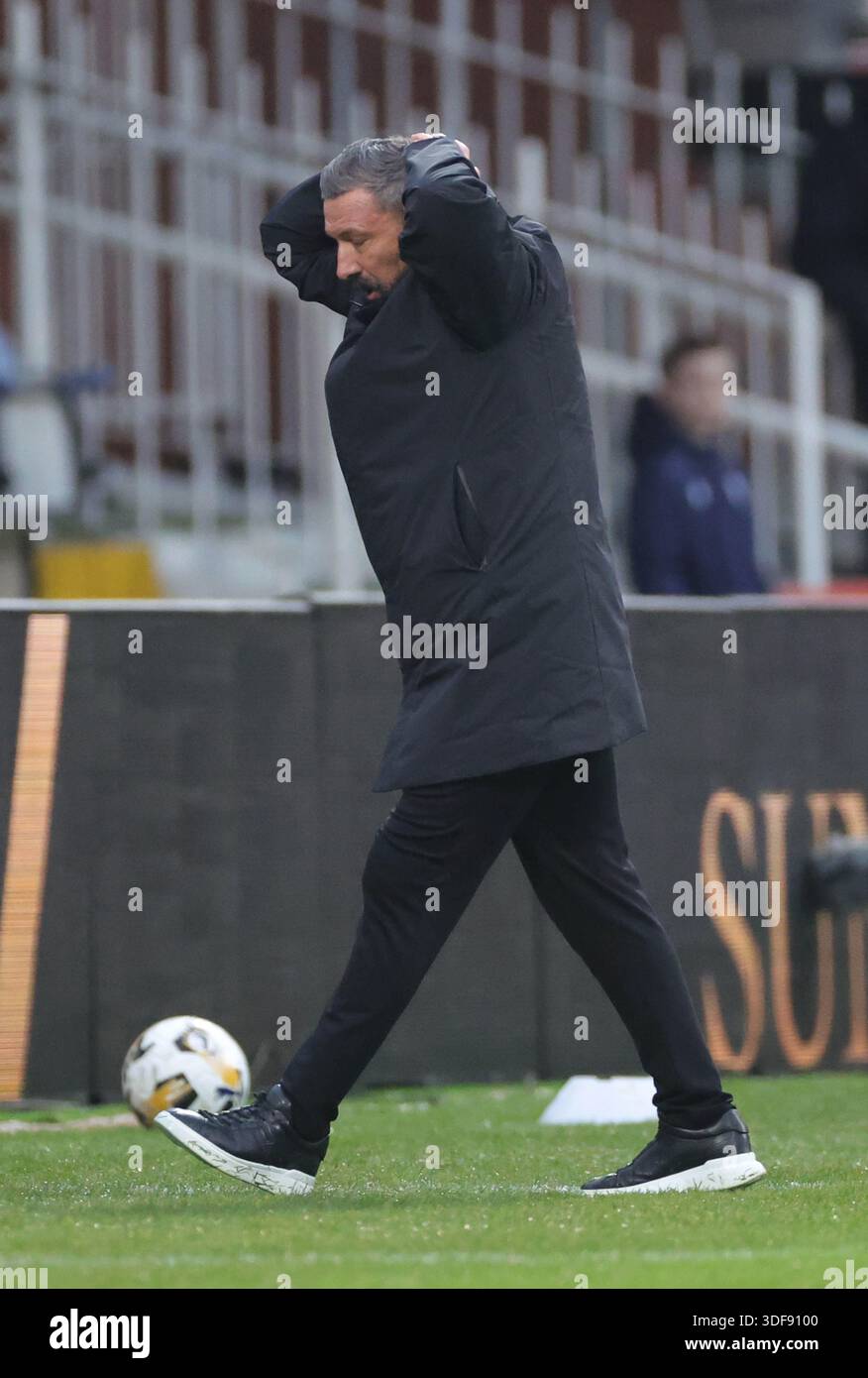 Heart of Midlothian manager Derek McInnes reacts during the William ...
