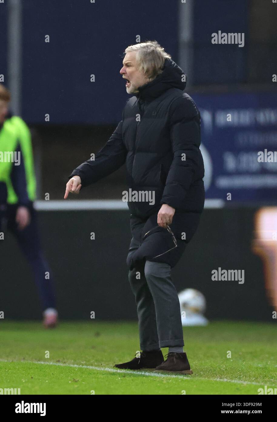 Dundee manager Steven Pressley during the William Hill Premiership ...