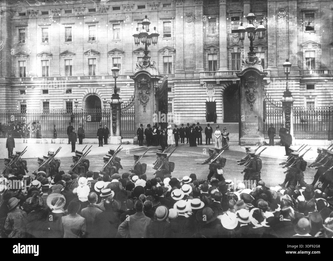 British morale Black and White Stock Photos & Images - Alamy