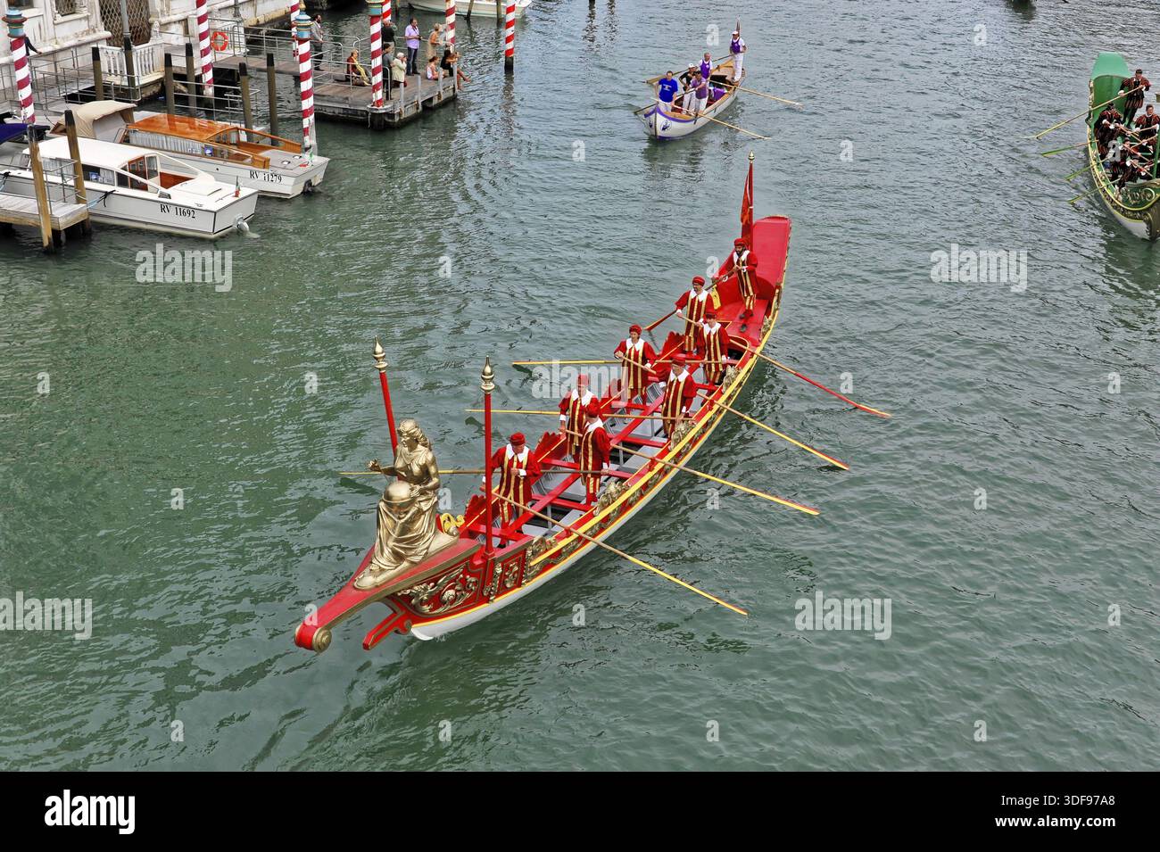 Gondola festival in Venice, Regata Storica, historic parade of historic ...