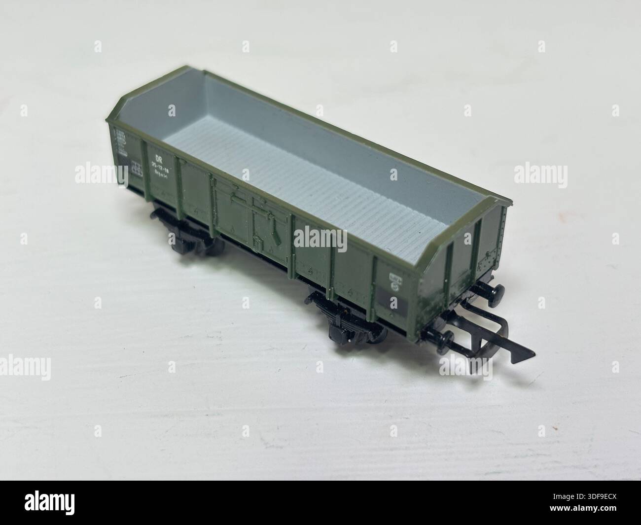 Scale model railway wagons modeled after Deutsche Reichsbahn freight ...