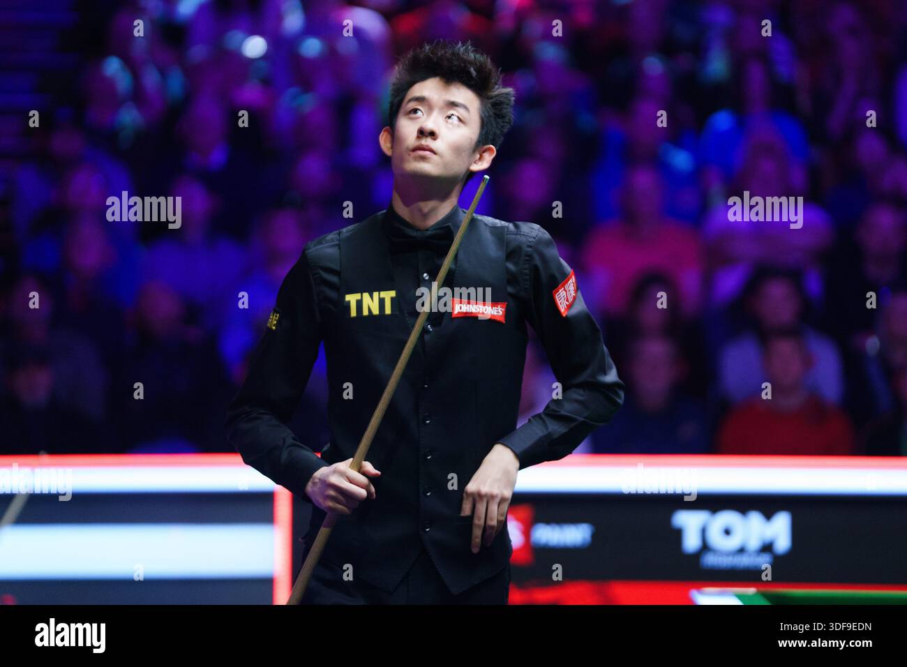 Wu Yize during the round one match between Shaun Murphy and Wu Yize at ...