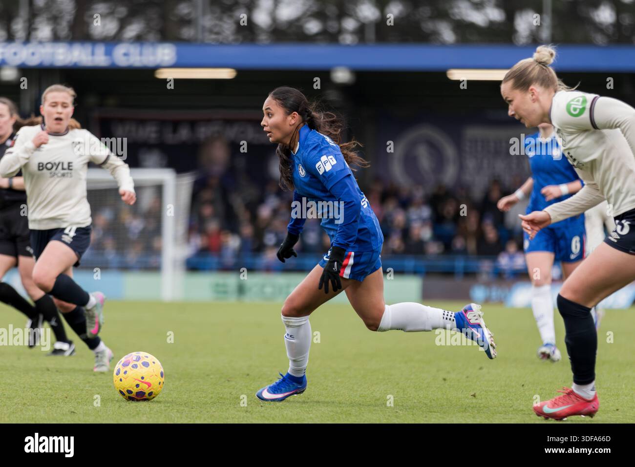 London, UK. 11th Jan 2026. Alyssa Thompson of Chelsea FC Women in ...