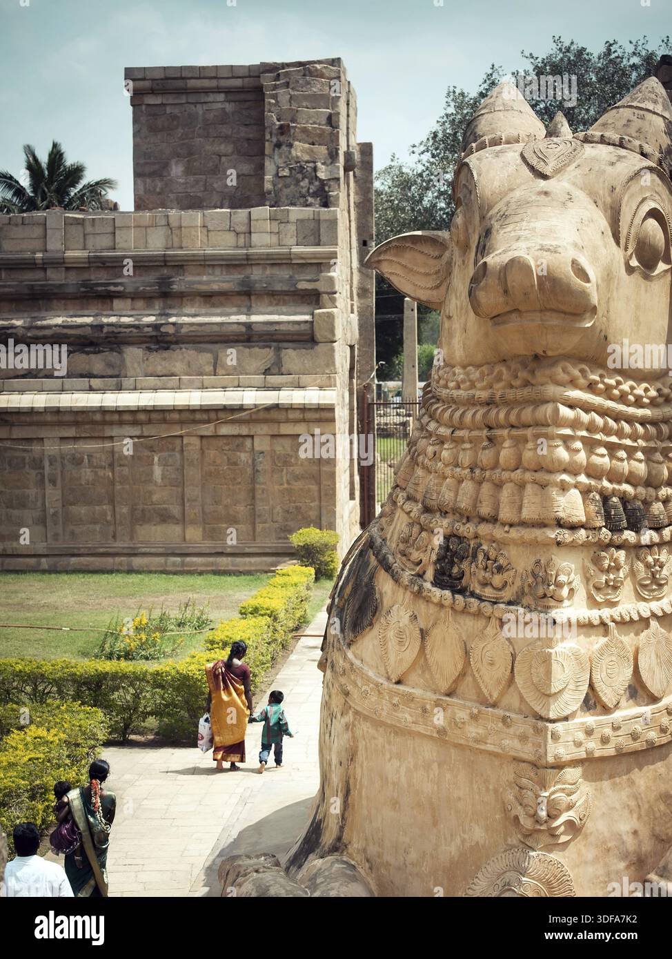 Big statue of Nandi Bull in front of Hindu Gangaikonda Cholapuram ...