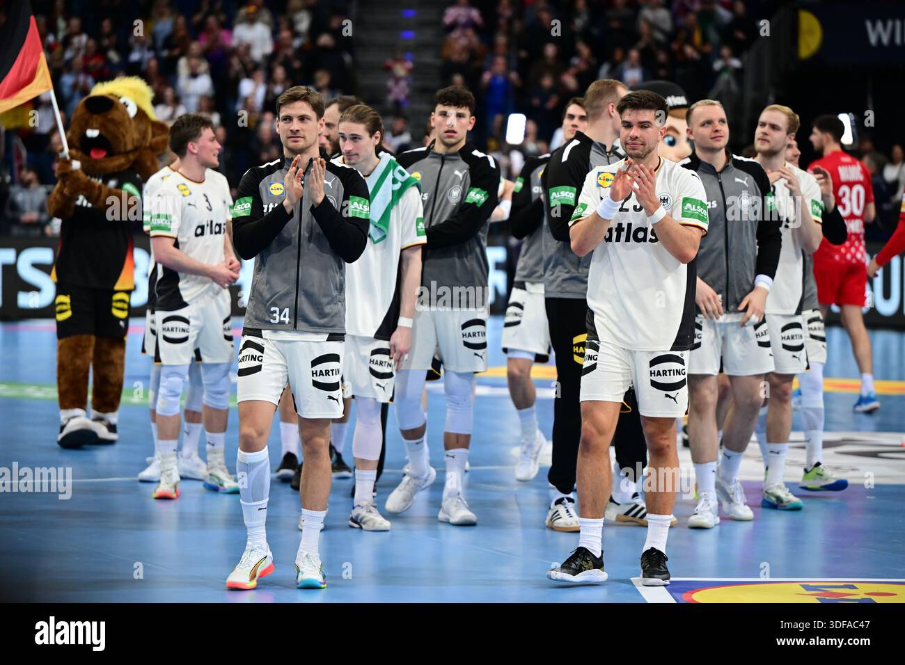 11 January 2026, Lower Saxony, Hanover: Handball: International match ...