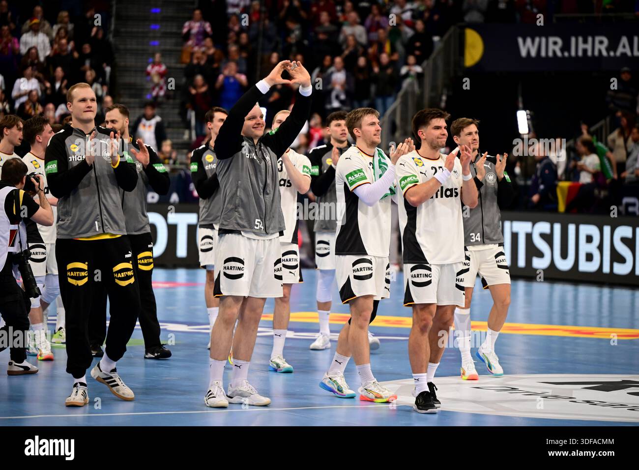 11 January 2026, Lower Saxony, Hanover: Handball: International match ...