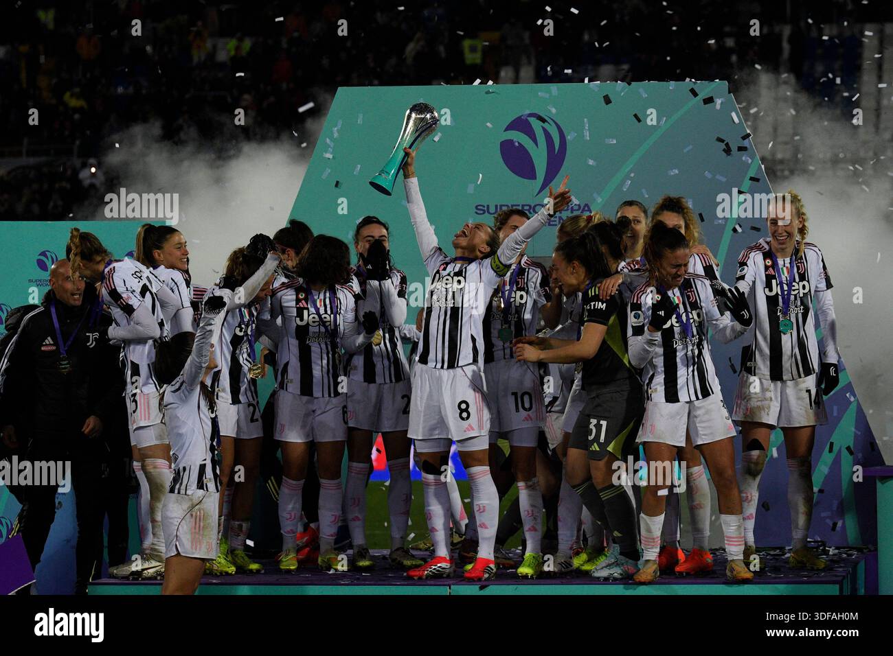 Juventus Women celebrate the Supercoppa Women's match between Juventus ...