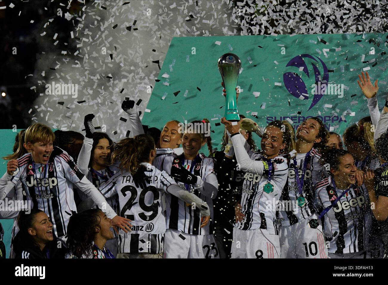 Juventus Women celebrate the Supercoppa Women's match between Juventus ...