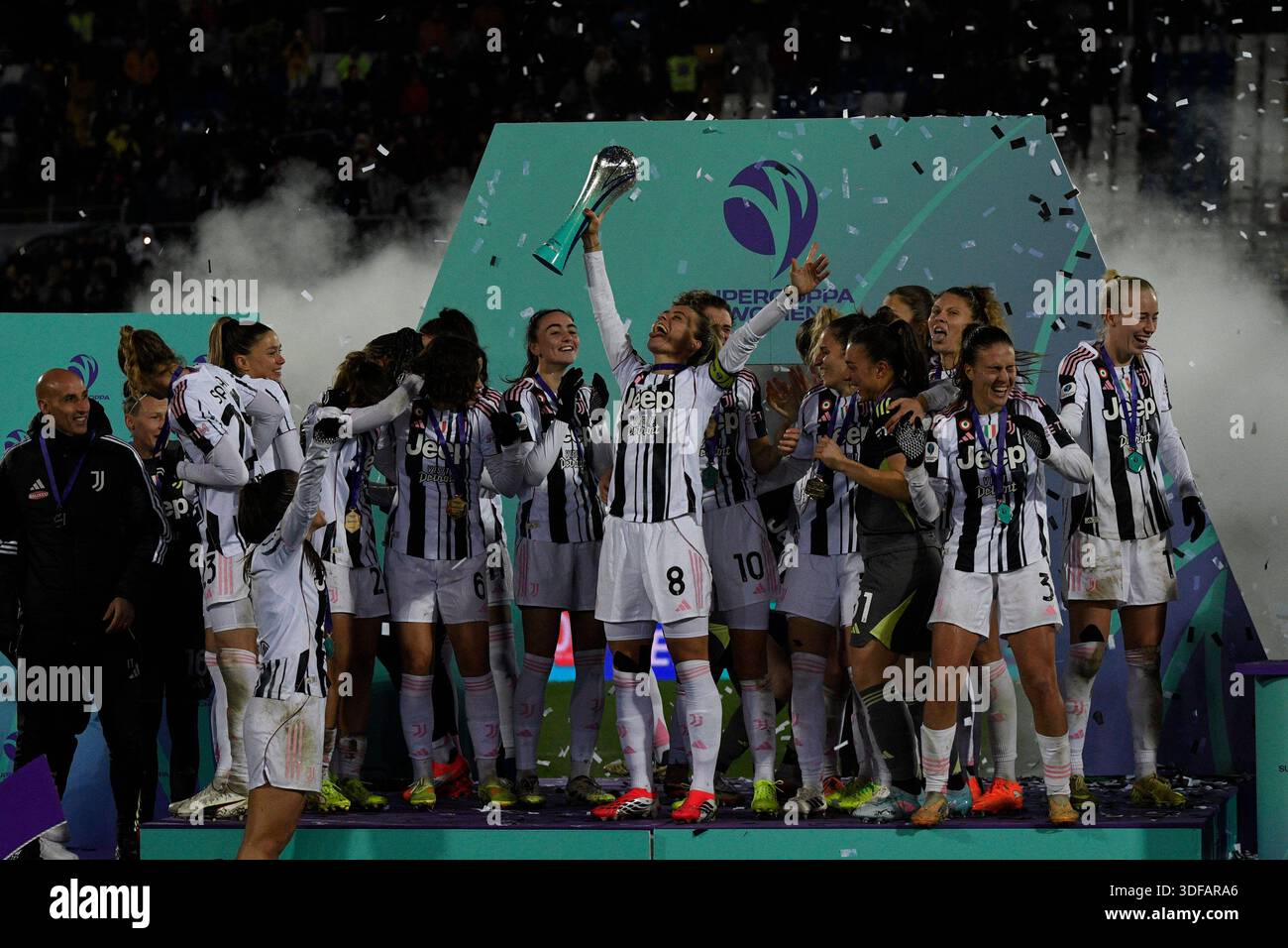 Juventus Women celebrate the Supercoppa Women's match between Juventus ...