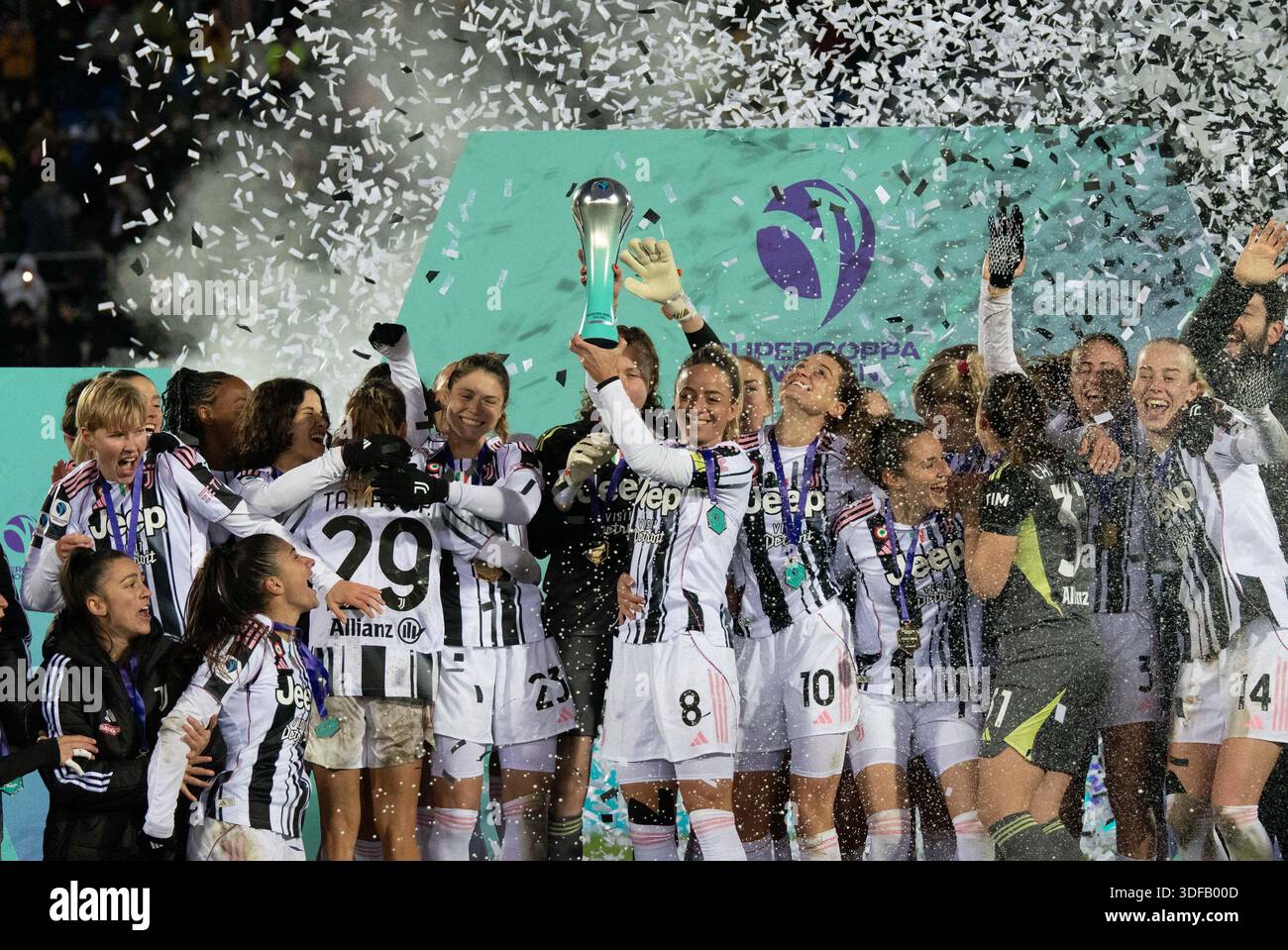 Juventus Women celebrate the Supercoppa Women's match between Juventus ...