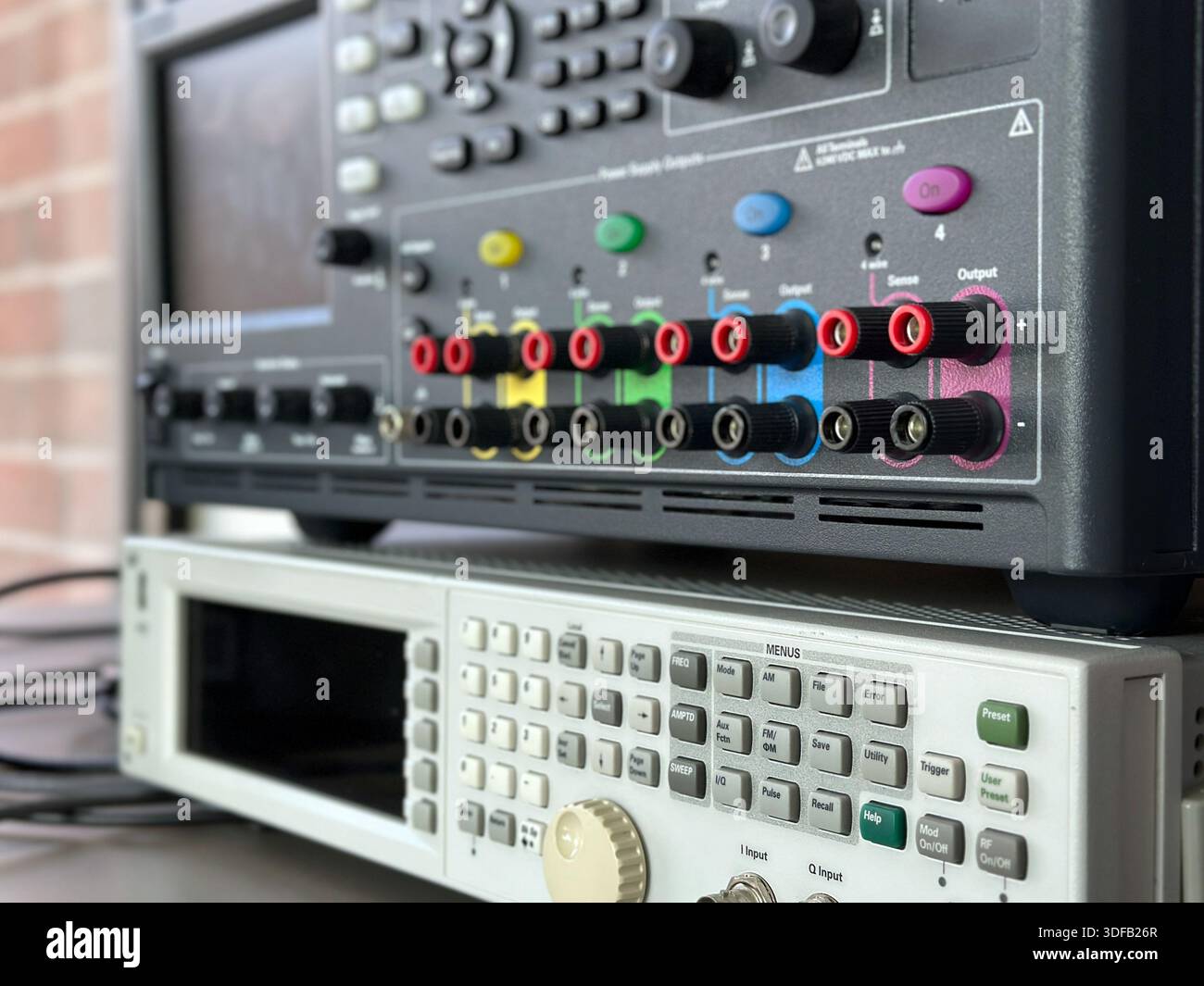 Benchtop power supply hi-res stock photography and images - Alamy