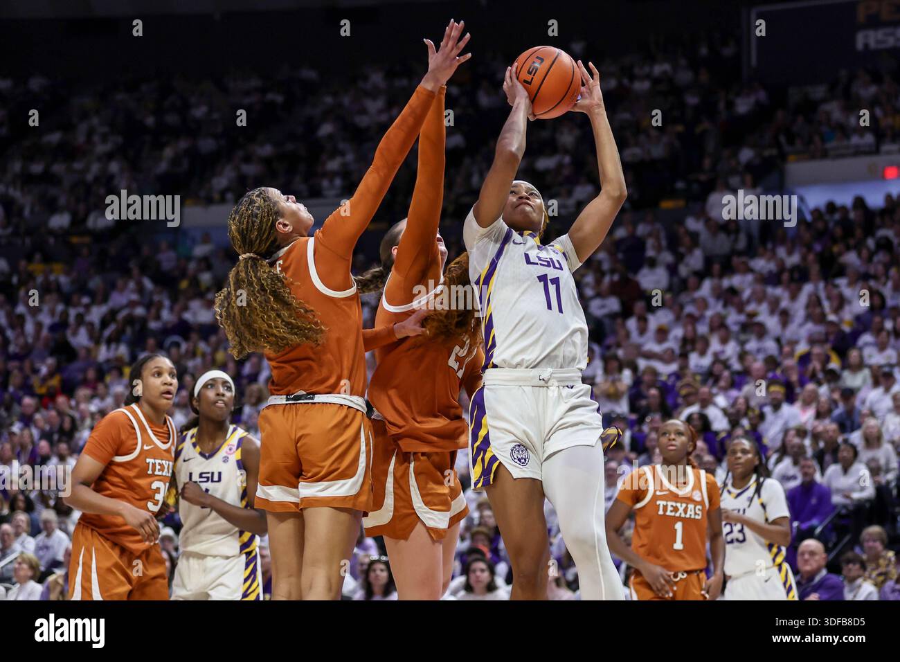 Baton Rouge, LA, USA. 11th Jan, 2026. LSU's ZaKiyah Johnson (11) goes ...
