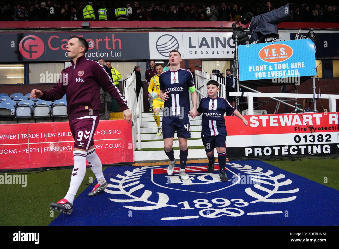 The players entering on the pitch during the Scottish Premier League ...