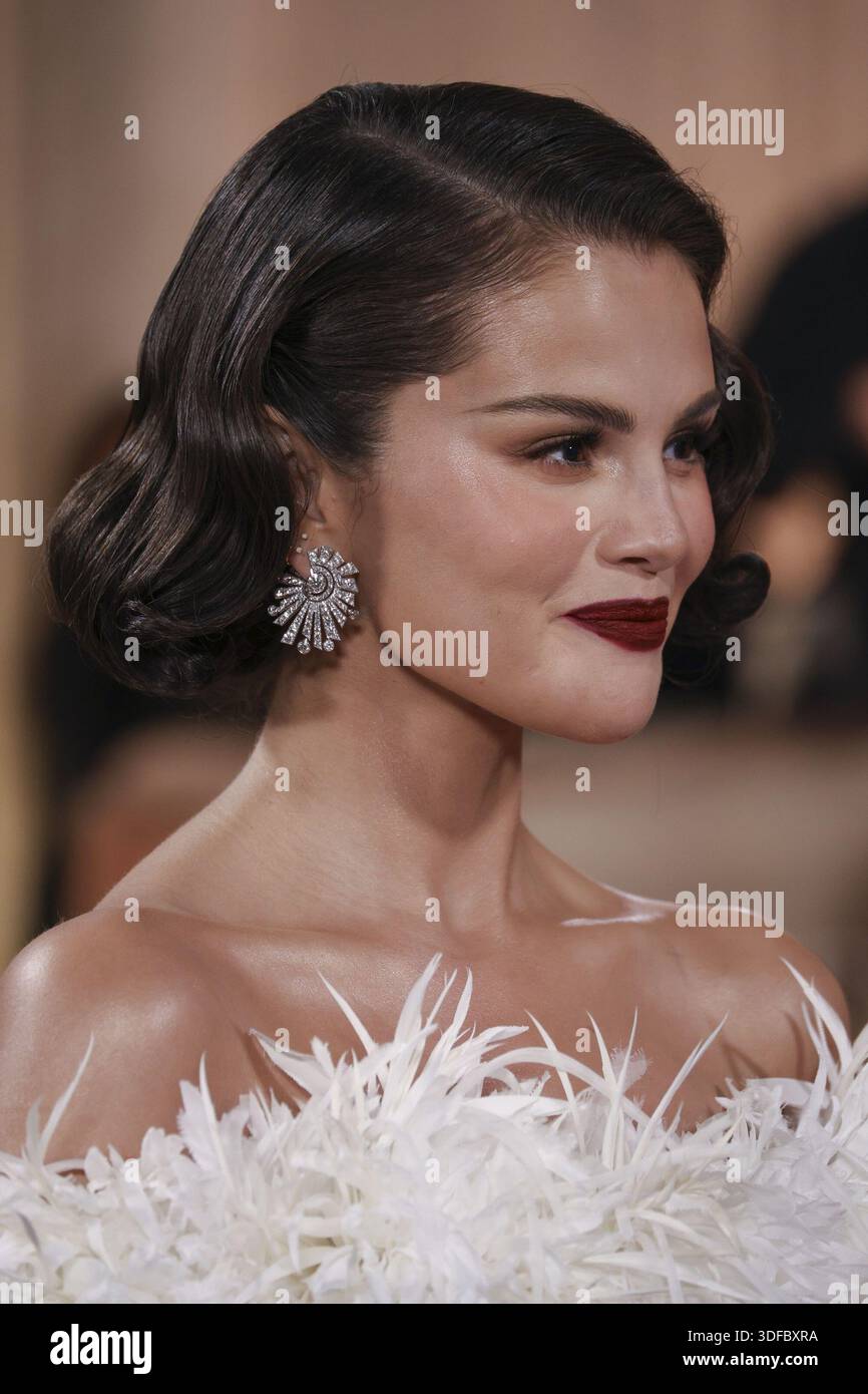 Selena Gomez at arrivals for 83rd Annual Golden Globes - Part 2 ...