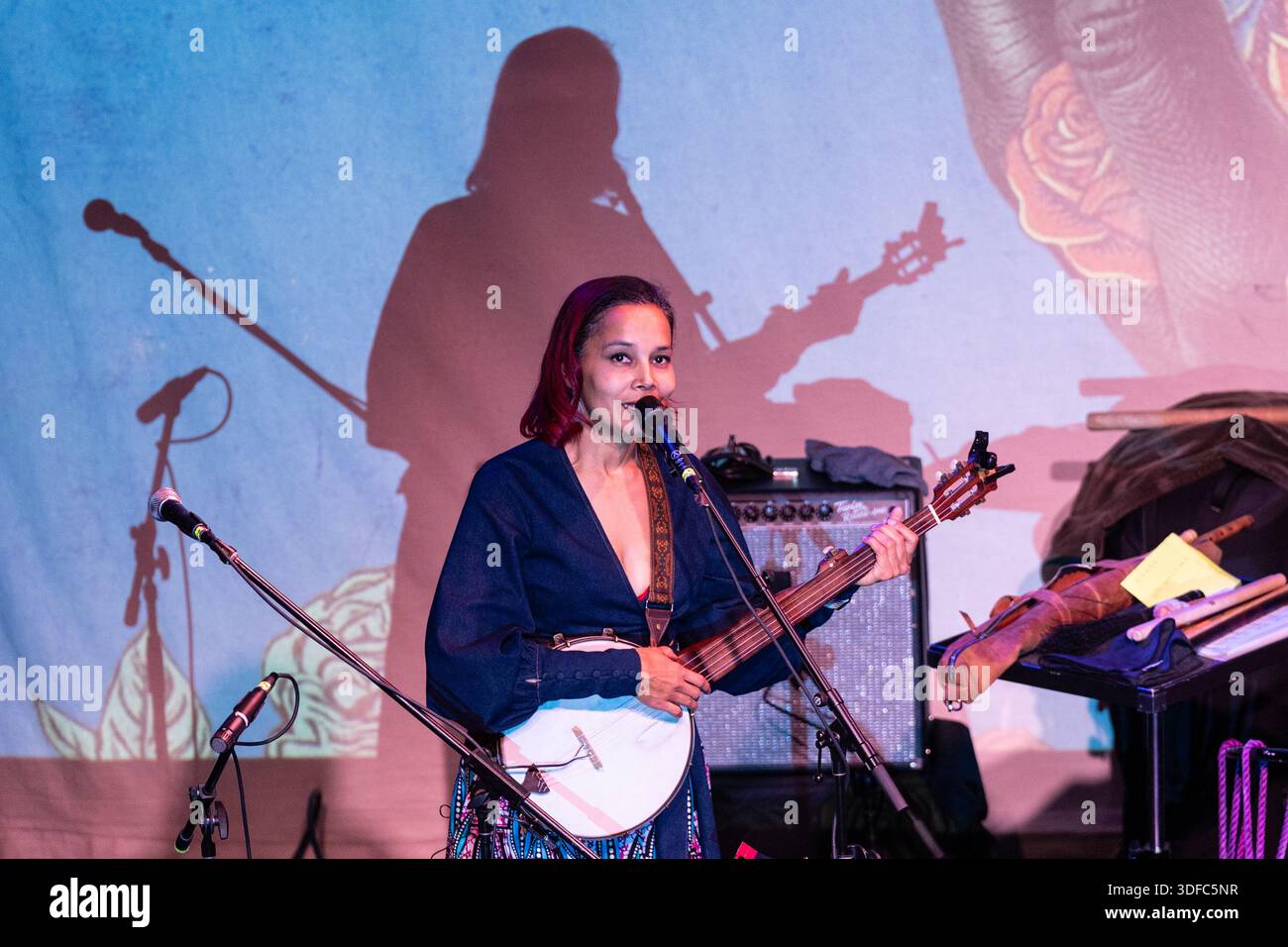 Silkroad Ensemble performs with leader Rhiannon Giddens on banjo and ...