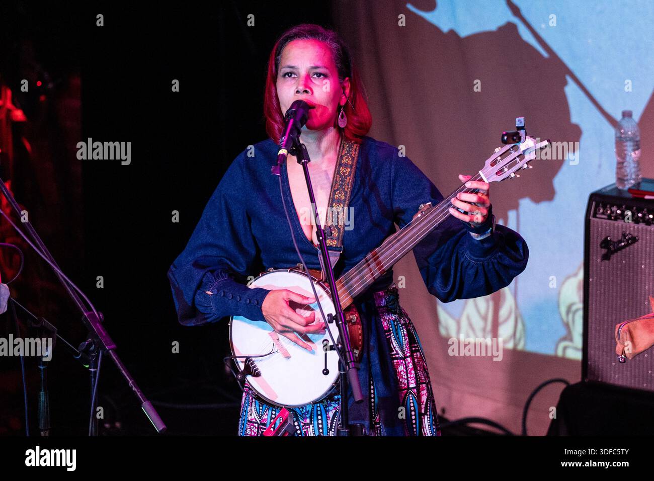 Silkroad Ensemble performs with leader Rhiannon Giddens on banjo and ...