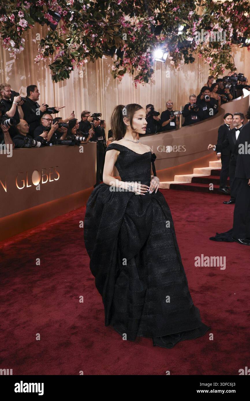 Ariana Grande at arrivals for 83rd Annual Golden Globes - Part 3 ...