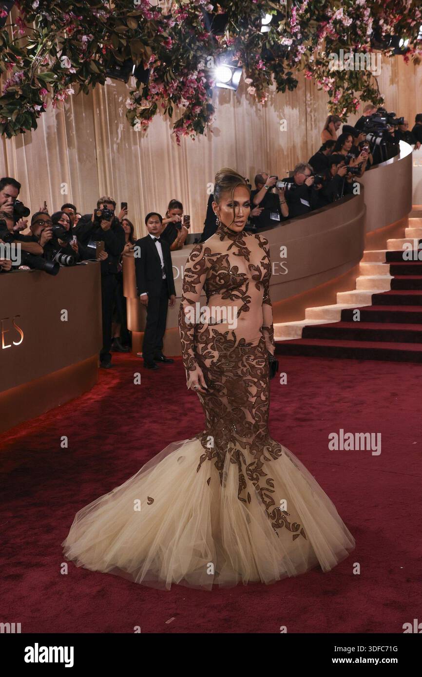 Jennifer Lopez at arrivals for 83rd Annual Golden Globes - Part 3 ...