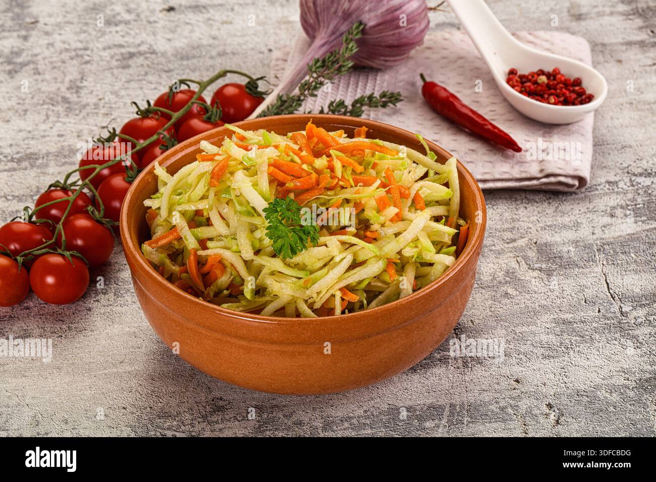 Vegan salad with kohlrabi cabbage and carrot Stock Photo - Alamy