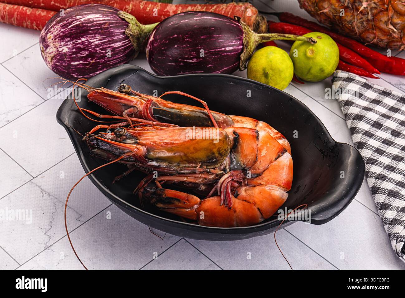 Boiled big king tiger prawn ready to eat Stock Photo - Alamy