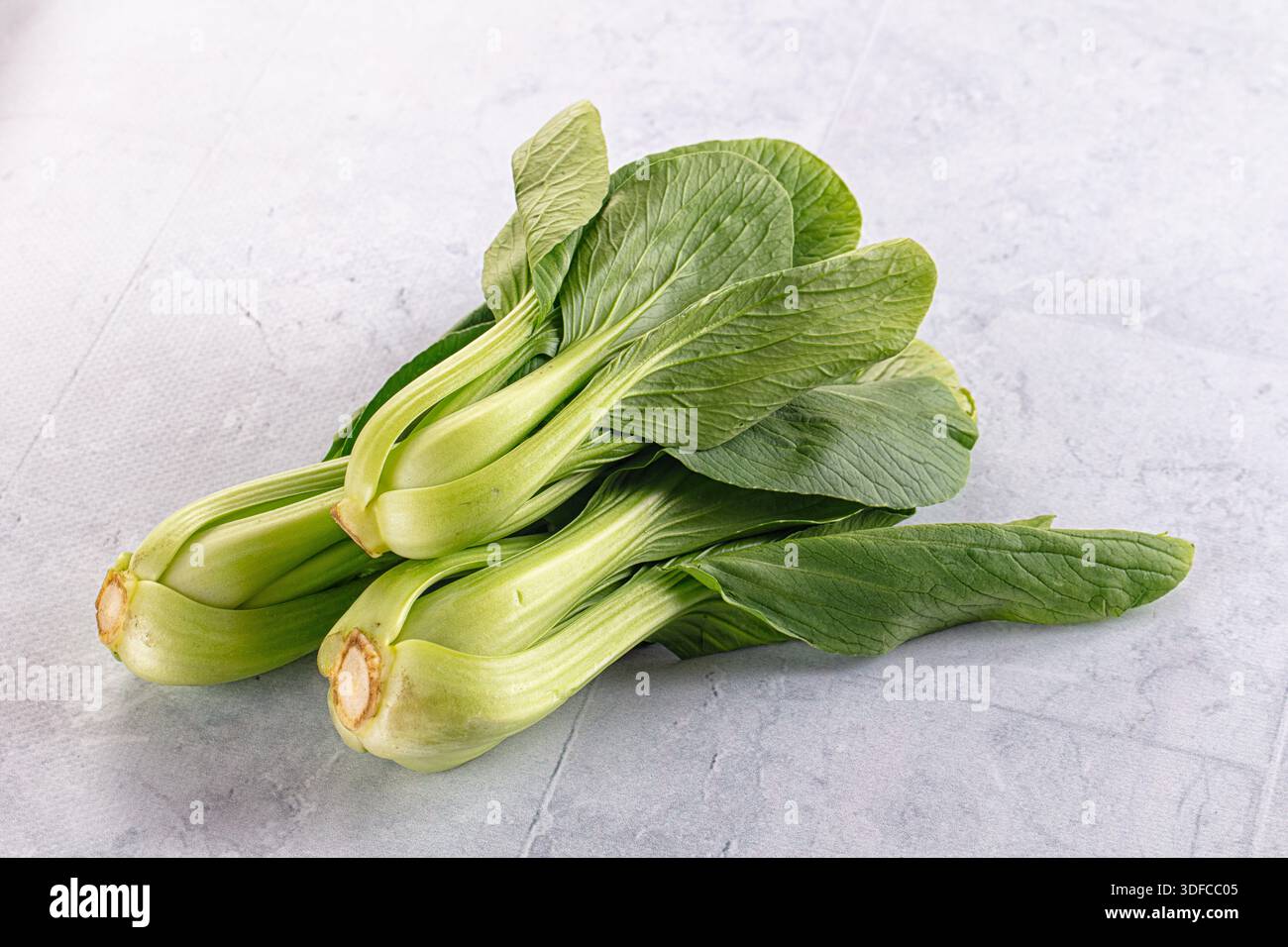 Organic raw green Bok Choy cabbage Stock Photo - Alamy