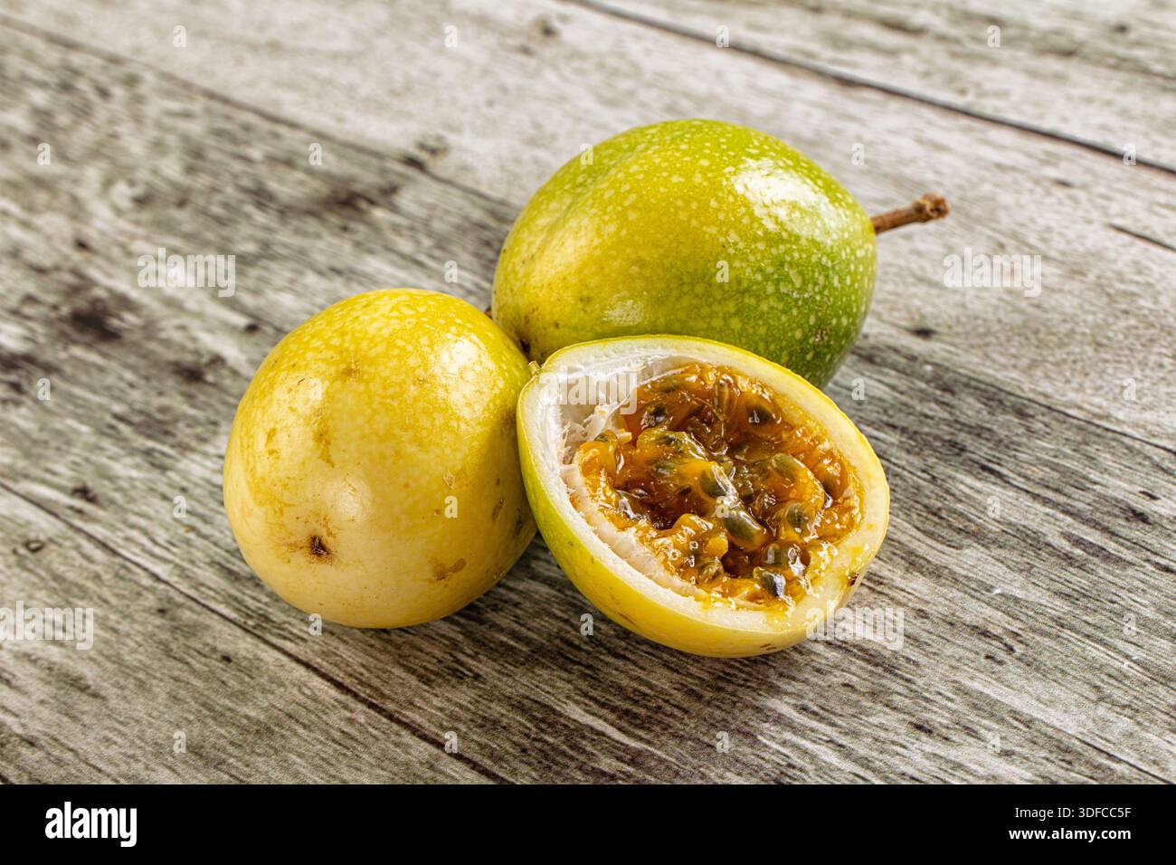 Sweet juice tropical exotic maracuya passion fruit Stock Photo - Alamy