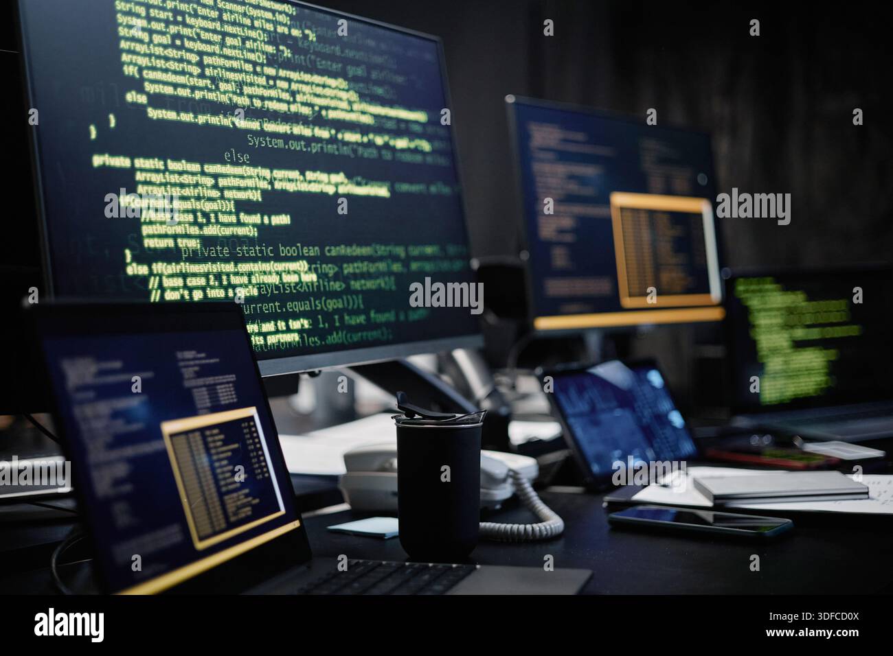 Terminal screen displaying computer code hi-res stock photography and ...