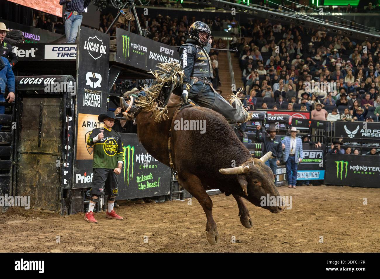 Sage Steele Kimzey rides Lights Out during the championship round of ...