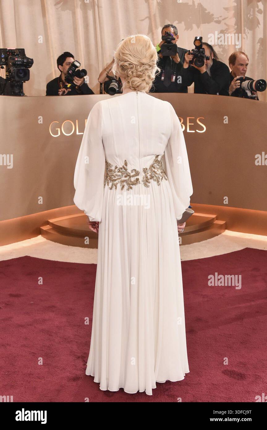 Ca. 11th Jan, 2026. Jean Smart at arrivals for 83rd Annual Golden ...