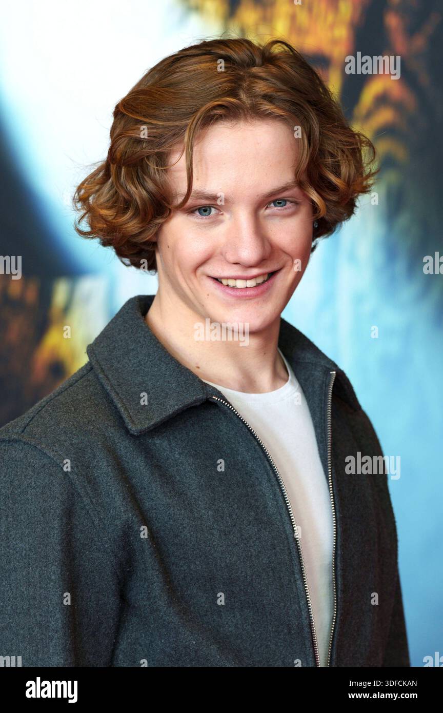 Levi Brandl bei der Premiere des Kinofilms Die drei - Toteninsel im ...