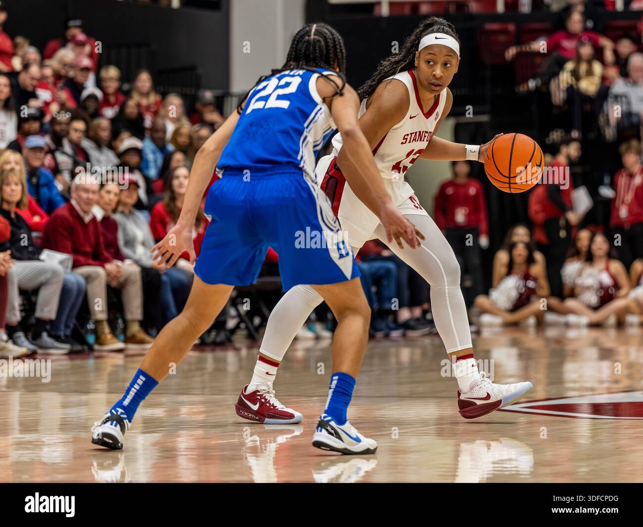January 11 2026 Stanford guard Chloe Clardy (13)sets the play during ...