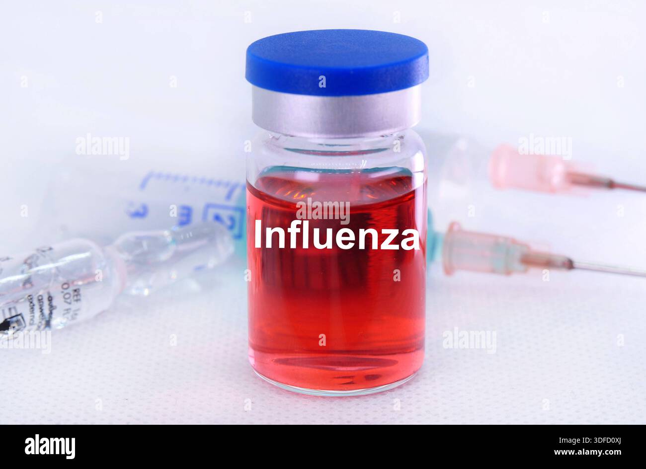 Symbolbild Influenza -Virus als Schrift auf Serumflaschen Influenza ...