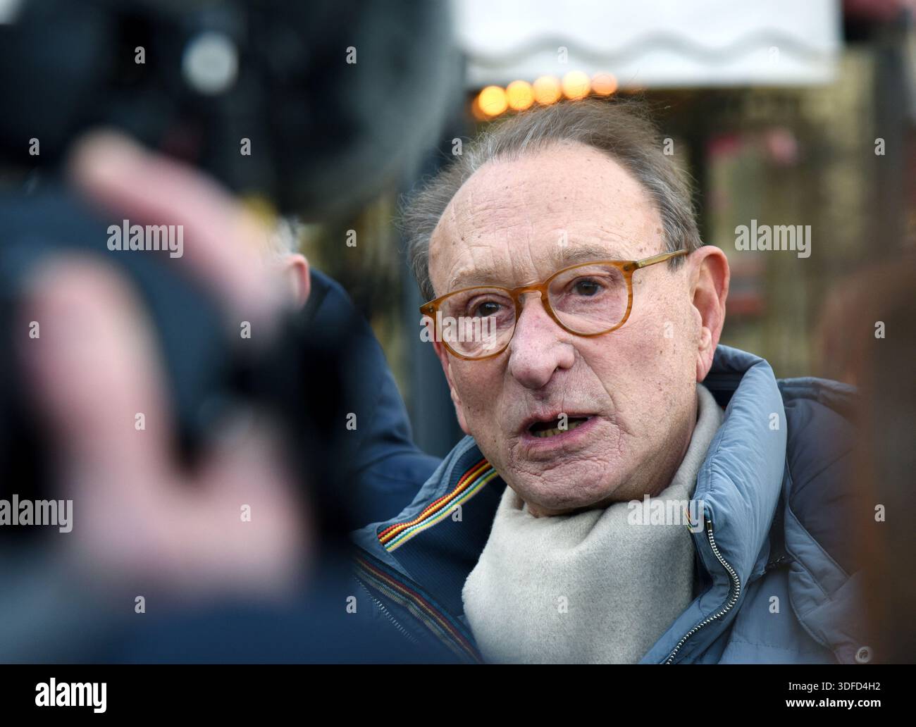 Former Paris mayor Bertrand Delanoe during a campaign visit on the ...