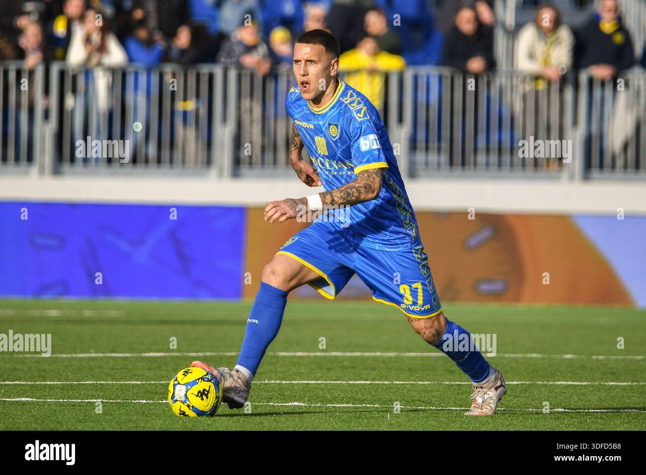Nicolo Calabrese (Carrarese) during Carrarese Calcio vs SSC Bari ...