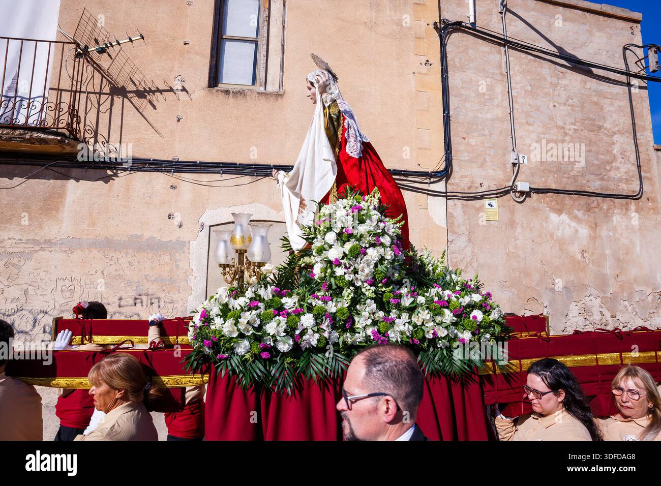 Catholic procession virgin mary float hi-res stock photography and ...