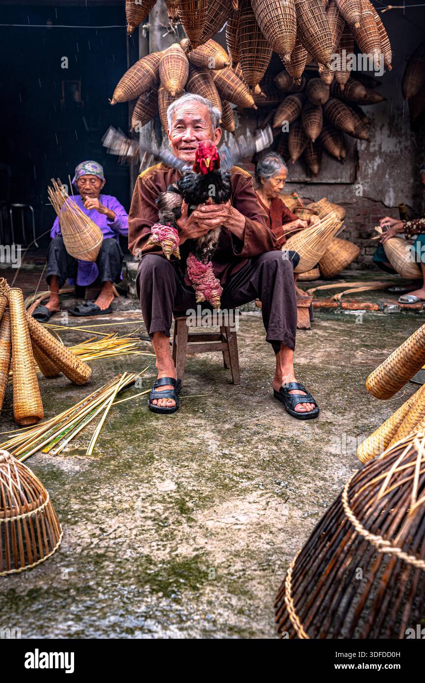 Making fishing traps hi-res stock photography and images - Alamy