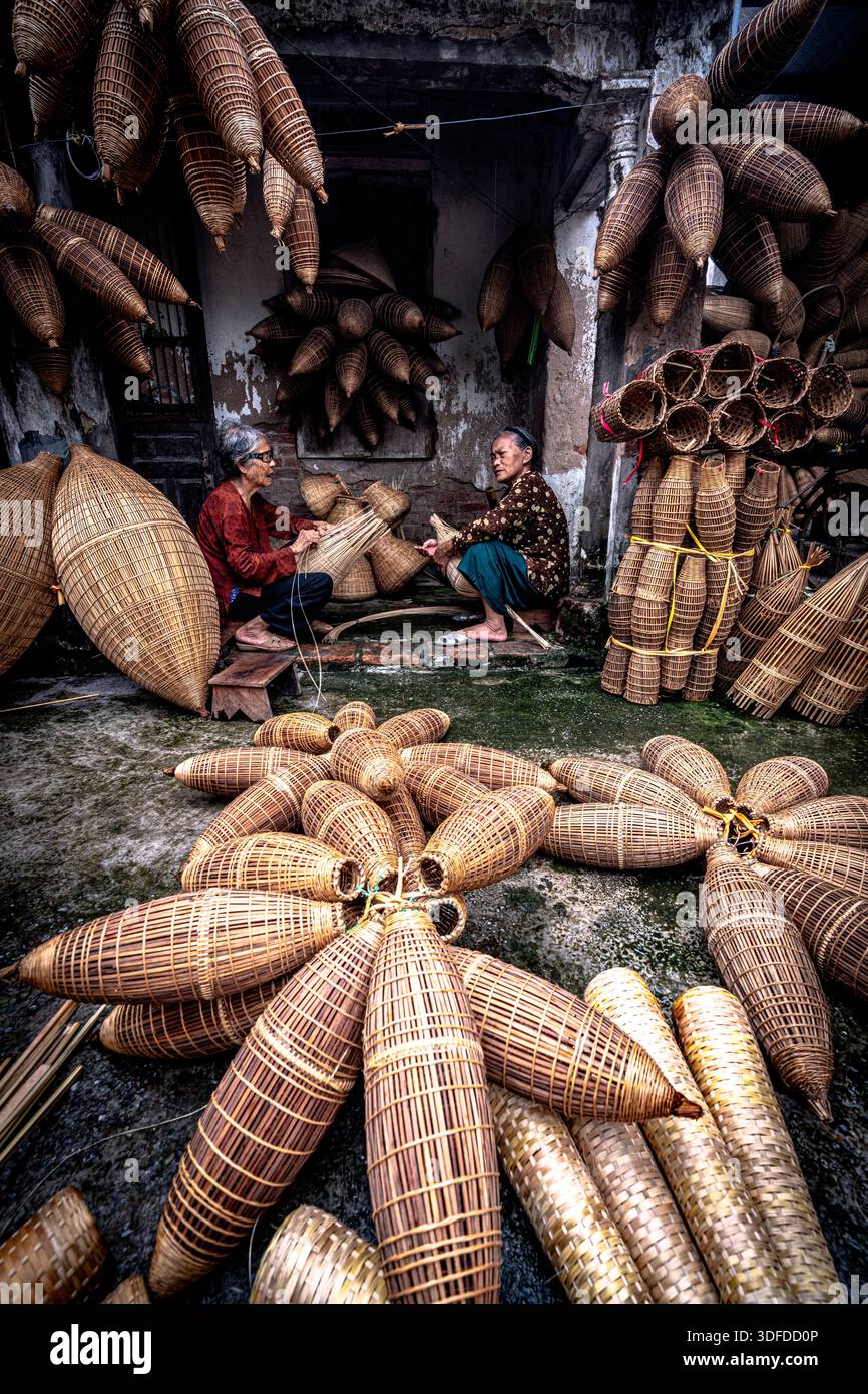 Making fish trap hi-res stock photography and images - Alamy