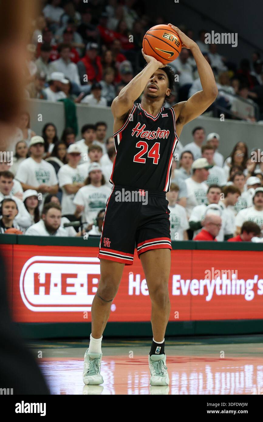WACO, CA - JANUARY 10: Forward Chase McCarty #24 of the Houston Cougars ...