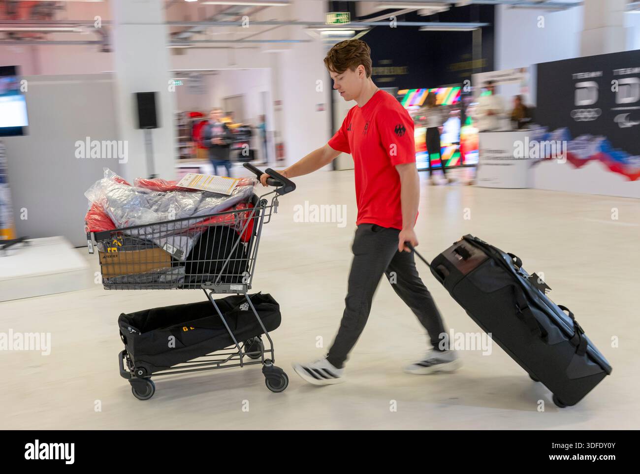 12 January 2026, Bavaria, Munich: German ice hockey player Filip ...