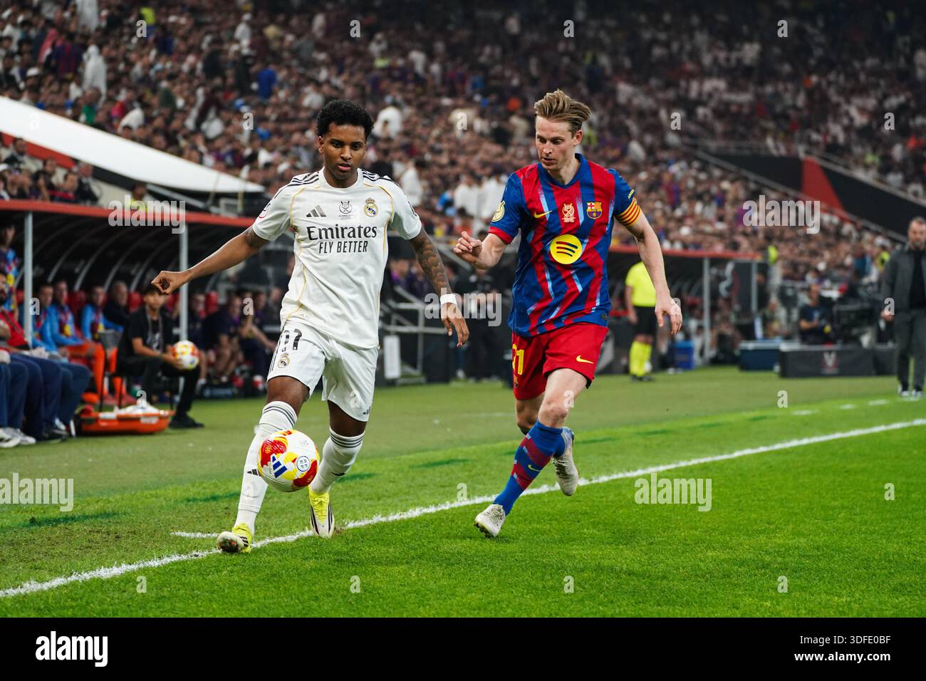Barcelona's Frenkie de Jong (R) seen in action during the Spanish Super ...