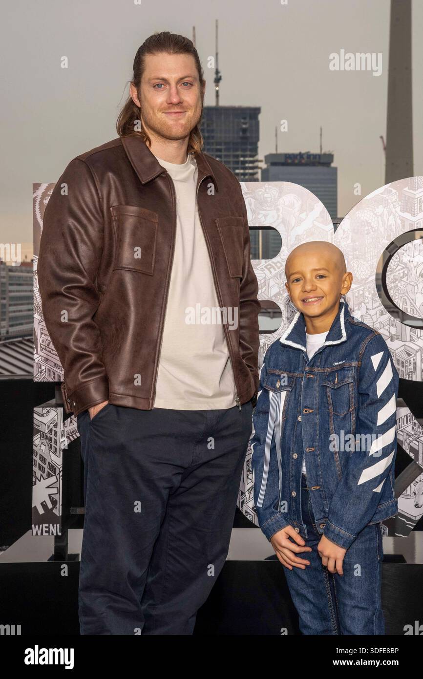 abb: Peter Claffey und Dexter Sol Ansell beim Fotocalls zum Start von ...