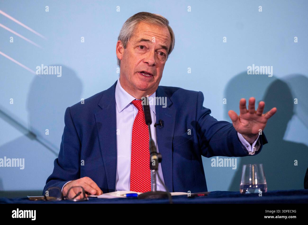 Nigel farage reform uk leader and nadhim zahawi hi-res stock ...