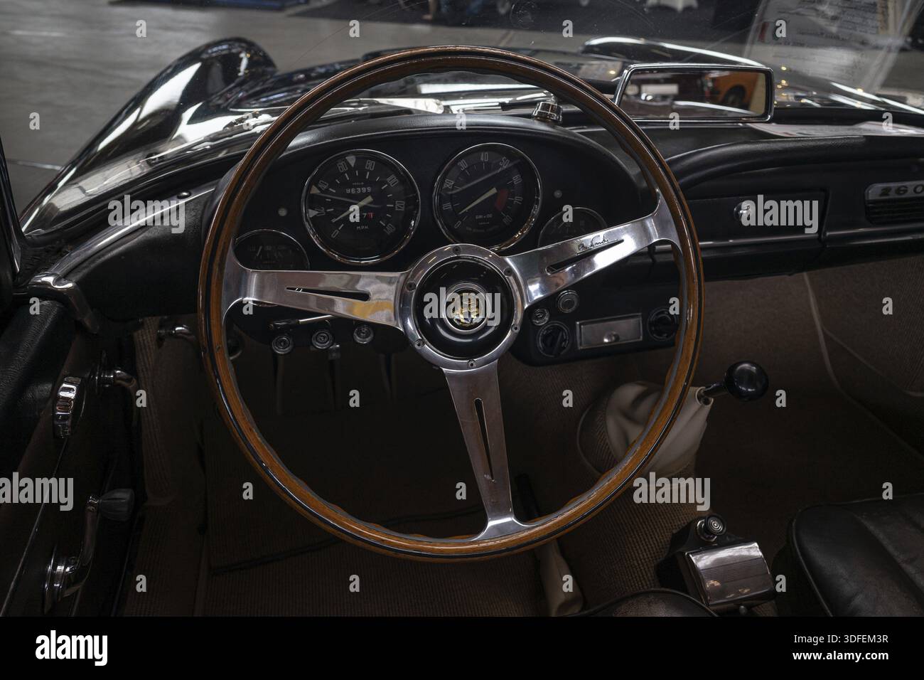 Oldtimer im display hi-res stock photography and images - Alamy