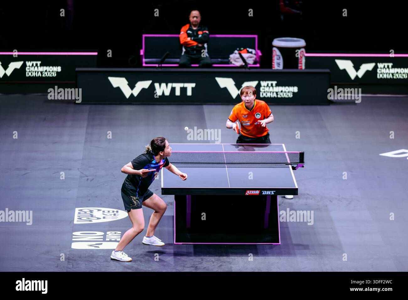 China's Chen Xingtong strikes back against Macau's Zhu Yuling during ...